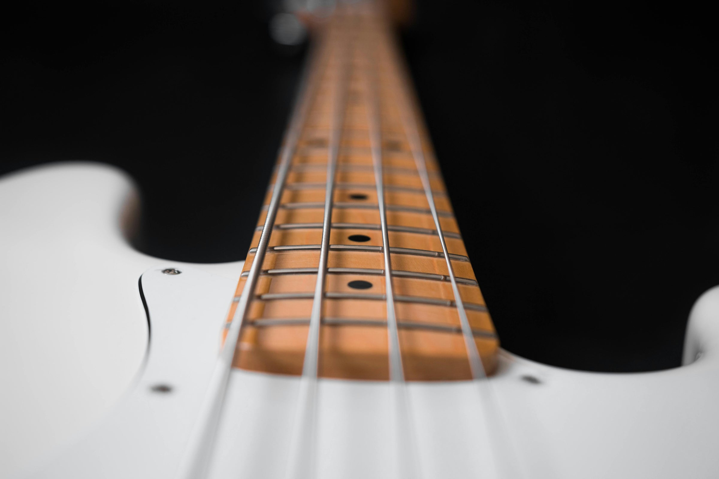 Bass Guitar Strings Explained: Layout, Notes, and How It Compares to P ...